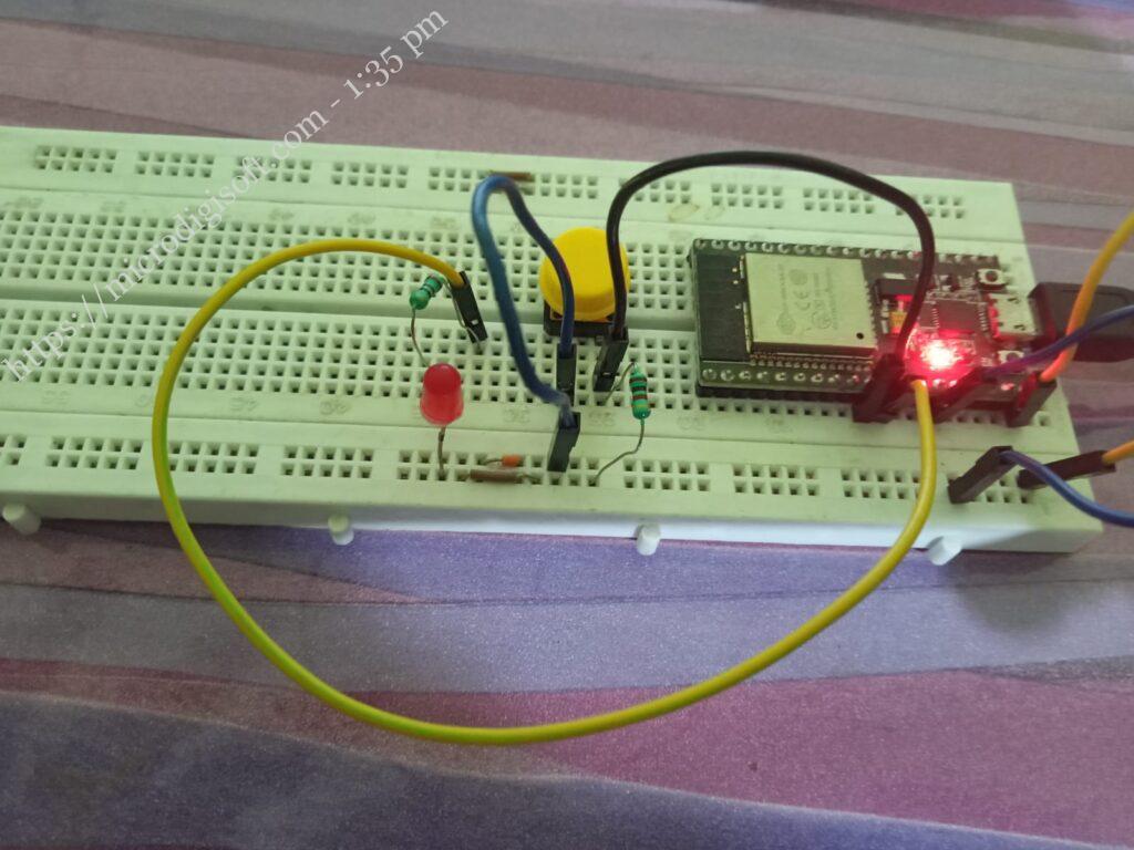 Control ESP32 ESP8266 GPIO Using Web Server and Push Button