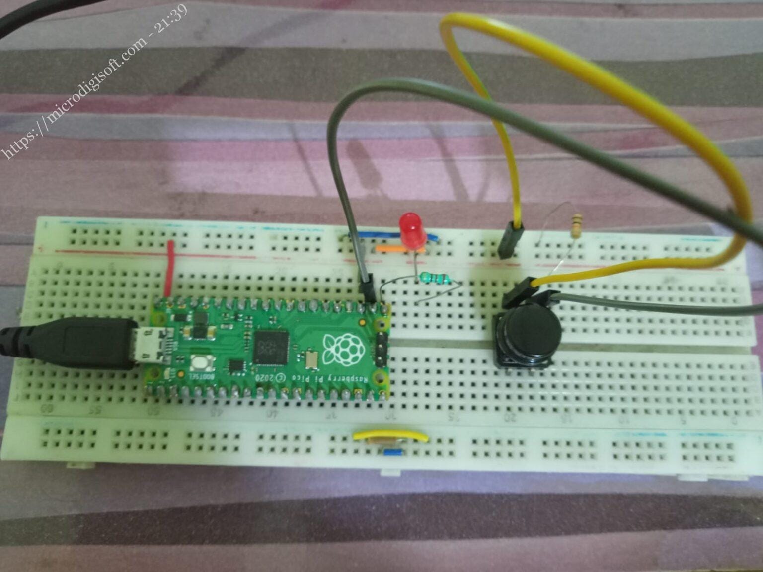 Interface Push Button with Raspberry Pi Pico and Control LED