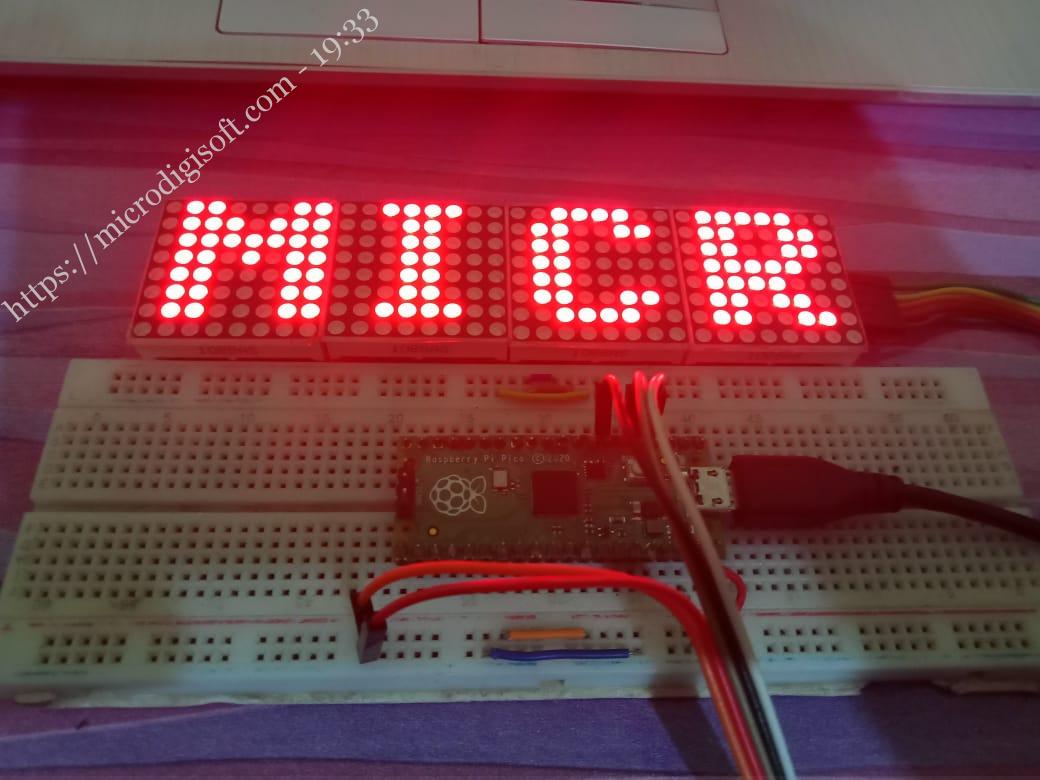 4-in-1 8×8 LED Dot Matrix Display with Raspberry Pi Pico