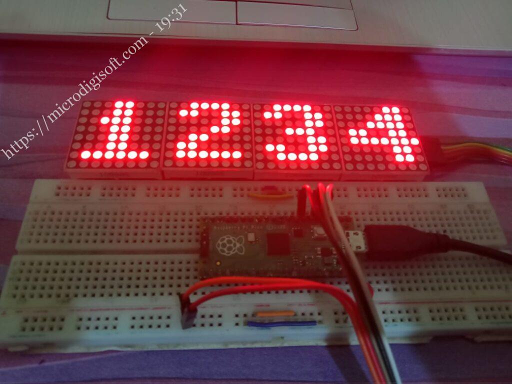4-in-1 8×8 LED Dot Matrix Display with Raspberry Pi Pico