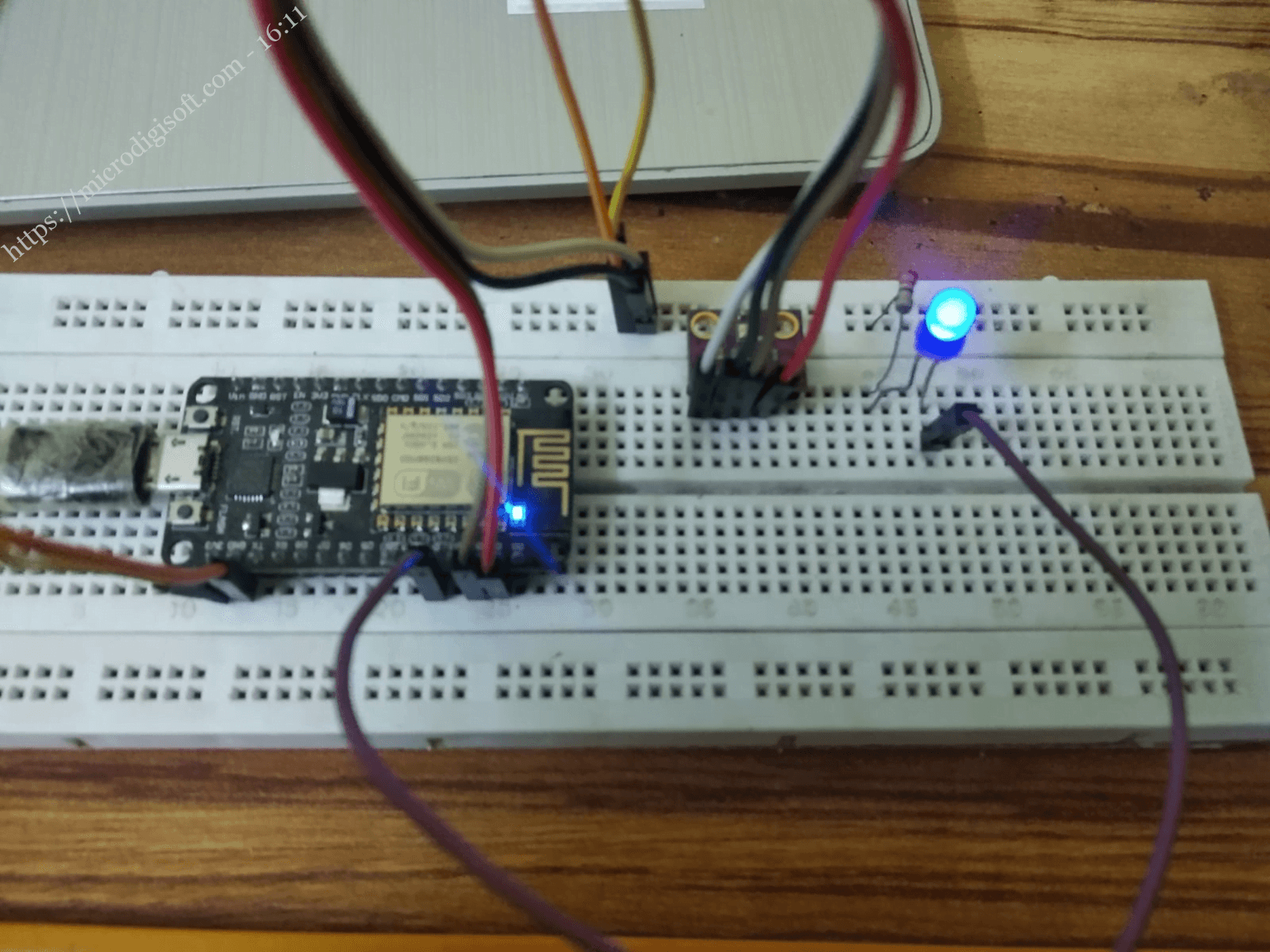 ESP8266 (NodeMCU)-BME280 Sensor on Web Server using SPIFFS