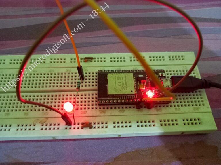 MicroPython: PWM with ESP32 and ESP8266- microdigisoft.com