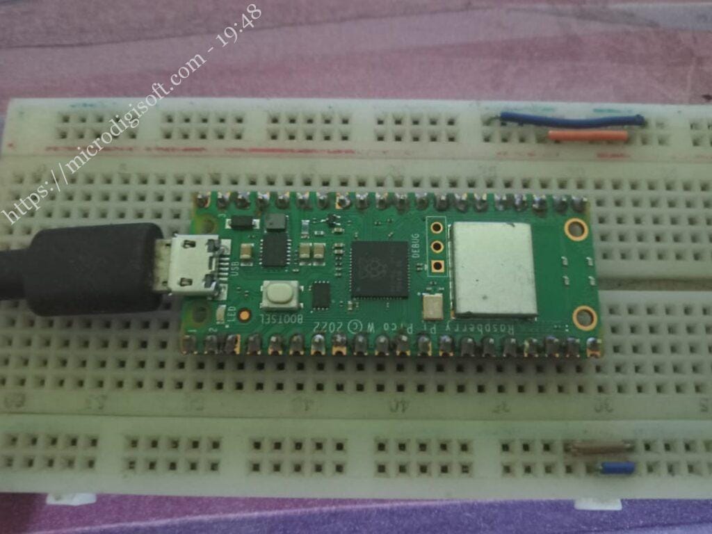 Wireless Communication (Wi-Fi, Bluetooth) with Raspberry Pi Pico W